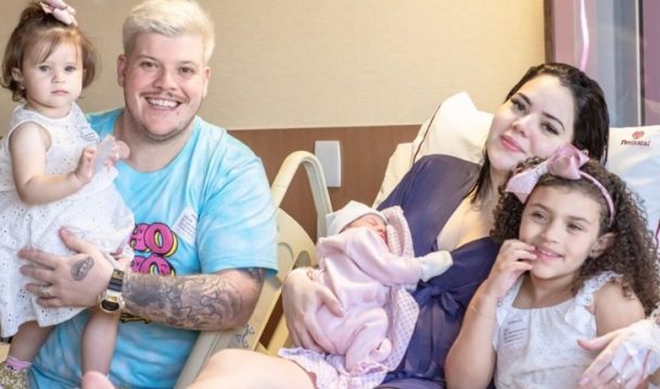 Mulher de Ferrugem perde 33 kg e fica irreconhecível; veja antes e depois