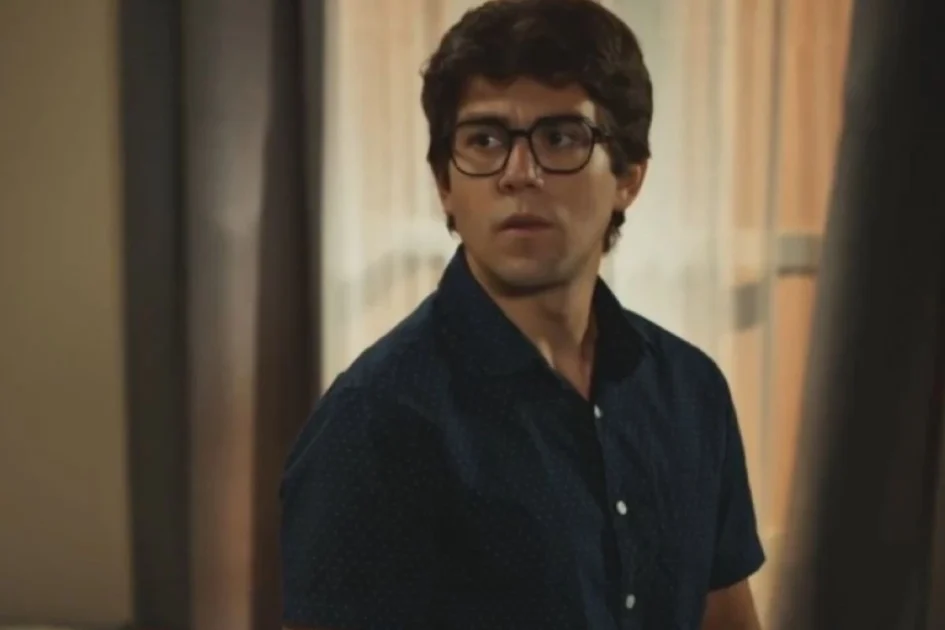 Primeira vez de Guto em Família é Tudo é disputada por três mulheres ...