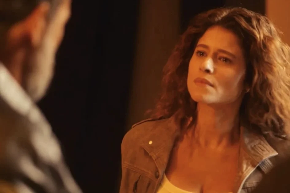 Coração Acelerado: Agrado voa para cima de João Raul e é expulsa de camarim